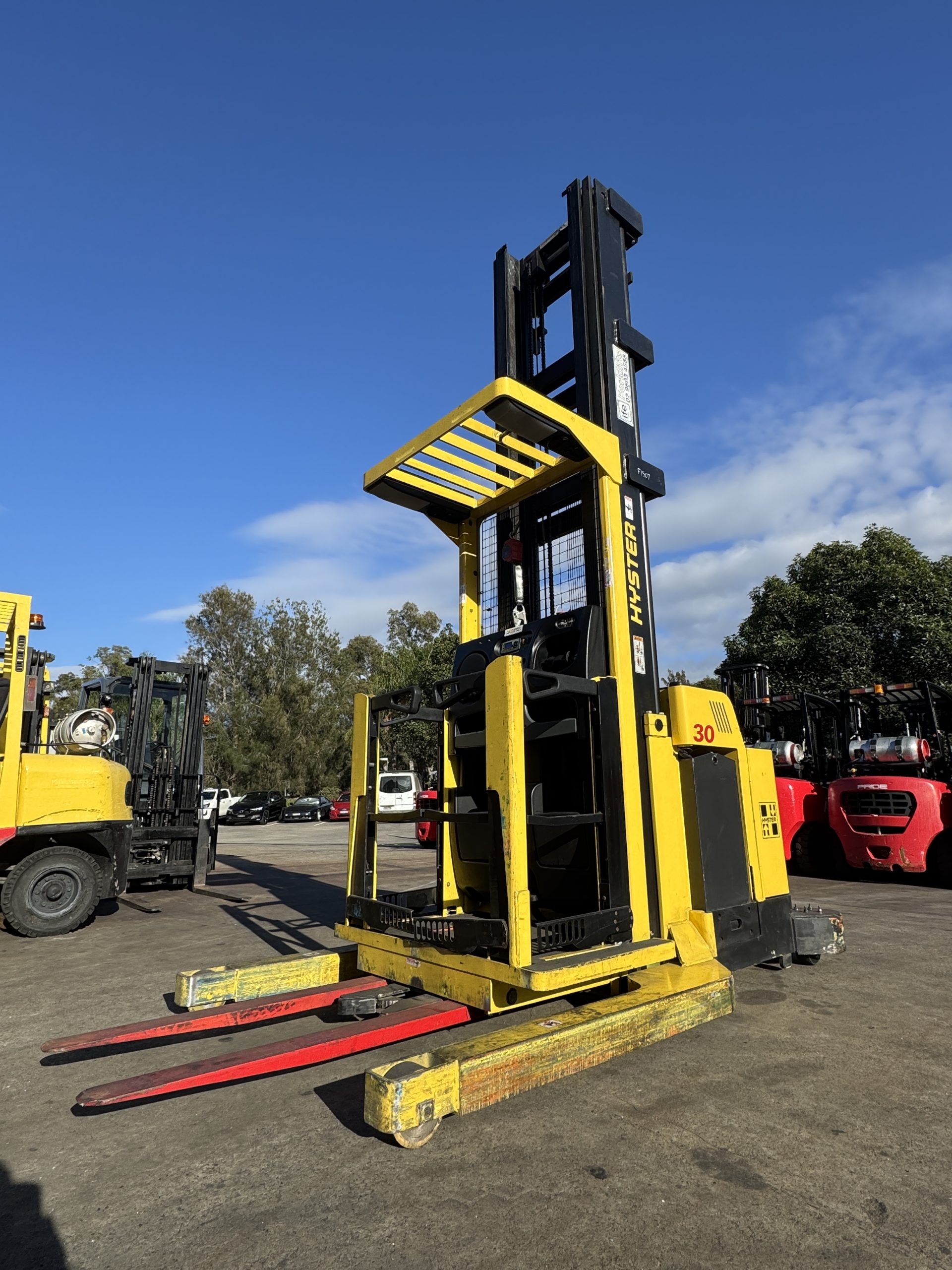 F1507 Hyster R30XMA3 order picker - IFE Forklifts